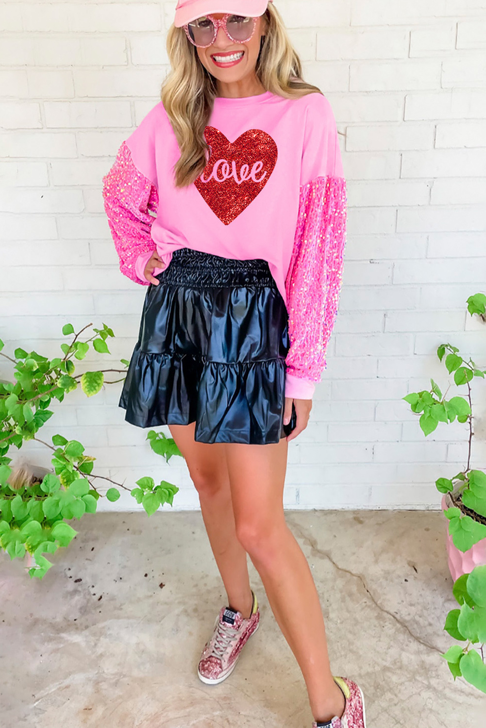 $ 10.3 - Wholesale Pink Shiny Heart Shape love Print Sequined Sleeve Top