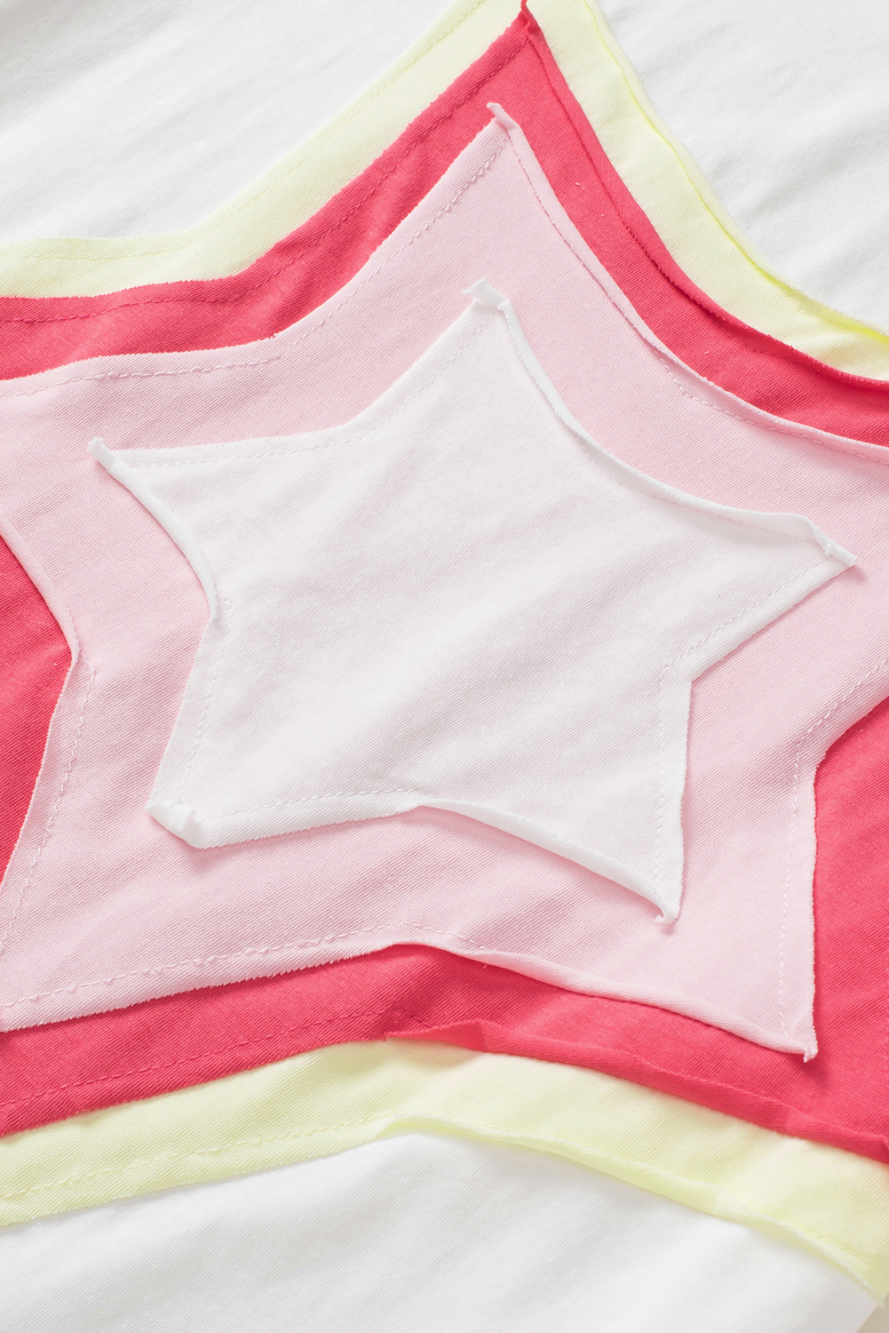 $ 7.72 - Wholesale White Colorblock Star Patched Half Sleeve Oversized Tee