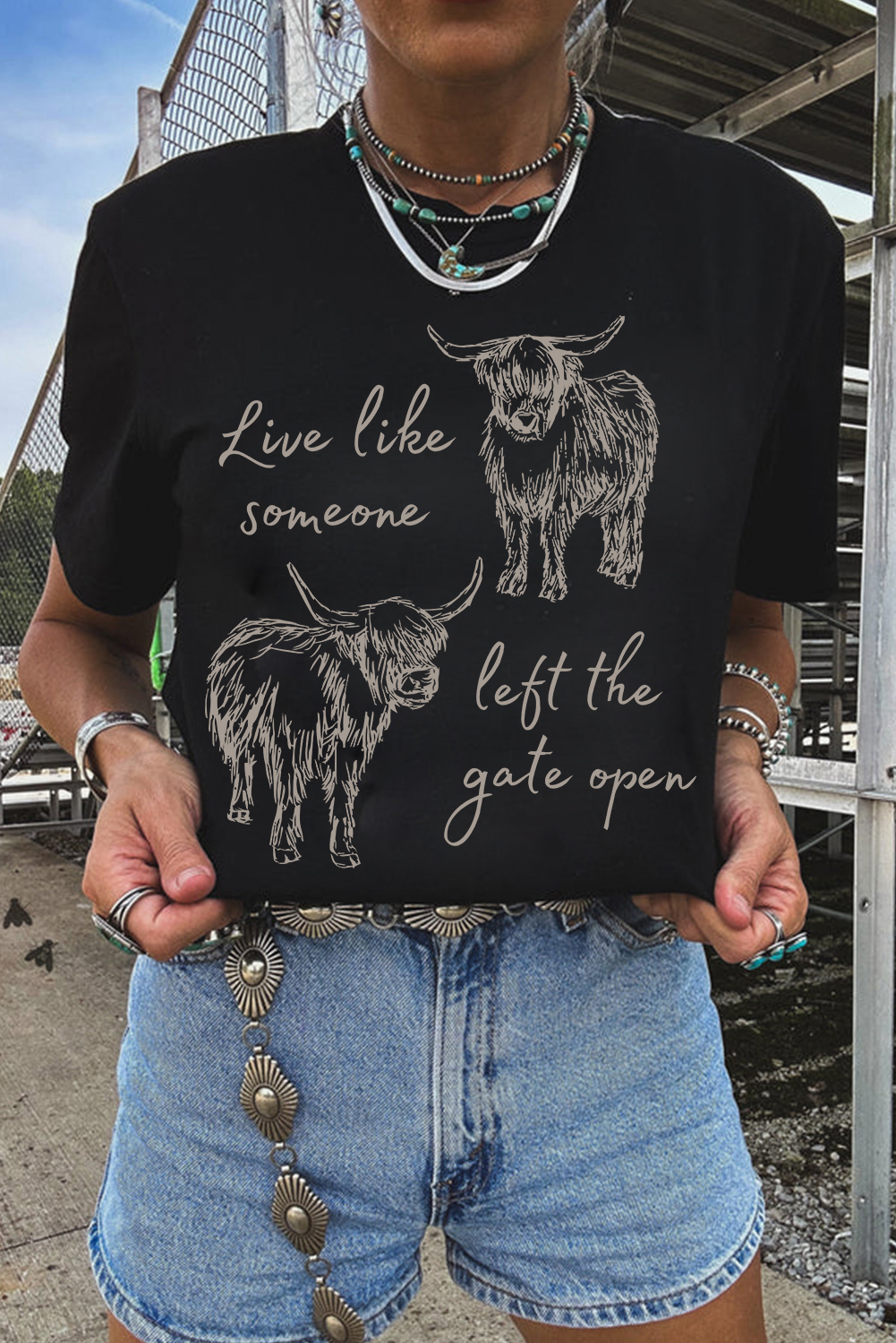 $5.95 Black Western Cow Print Round Neck Casual Tee Wholesale