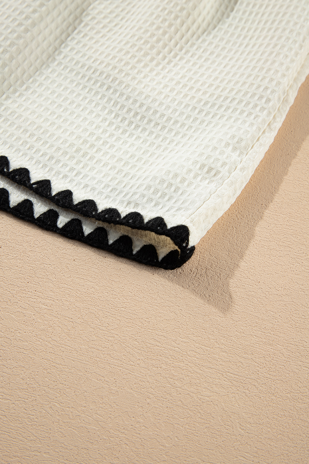 $6.35 White Waffle Texture Contrast Ricrac Hemline Casual Shorts Wholesale