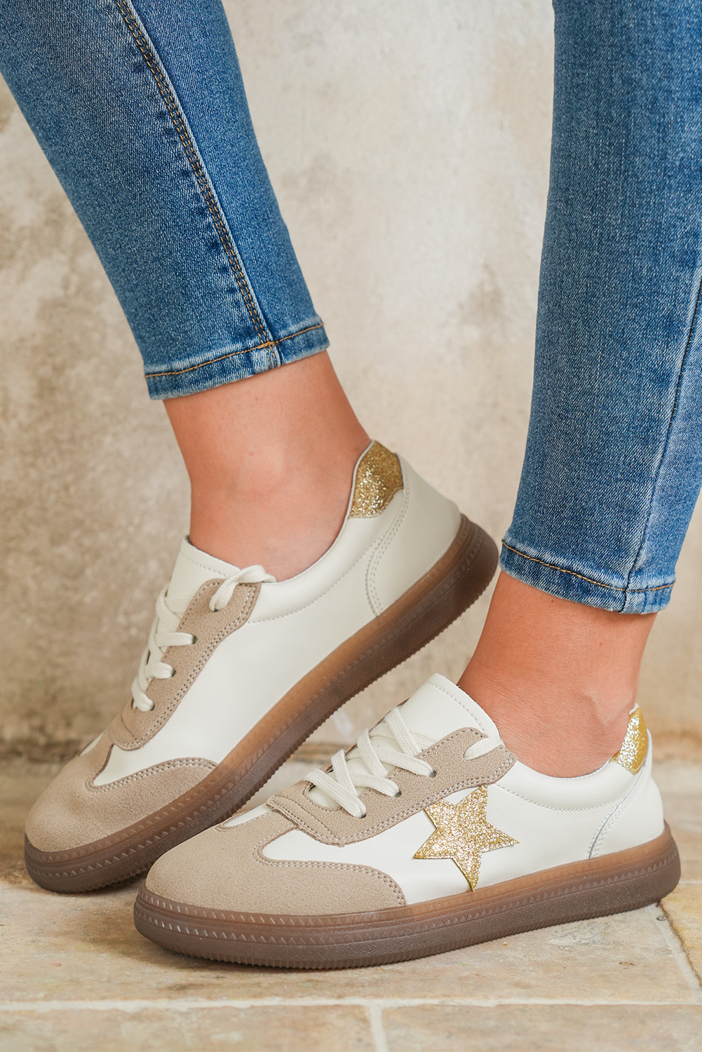 $9.4 Gold Shimmer Star Patch Colorblock Lace up Retro Flattie Wholesale