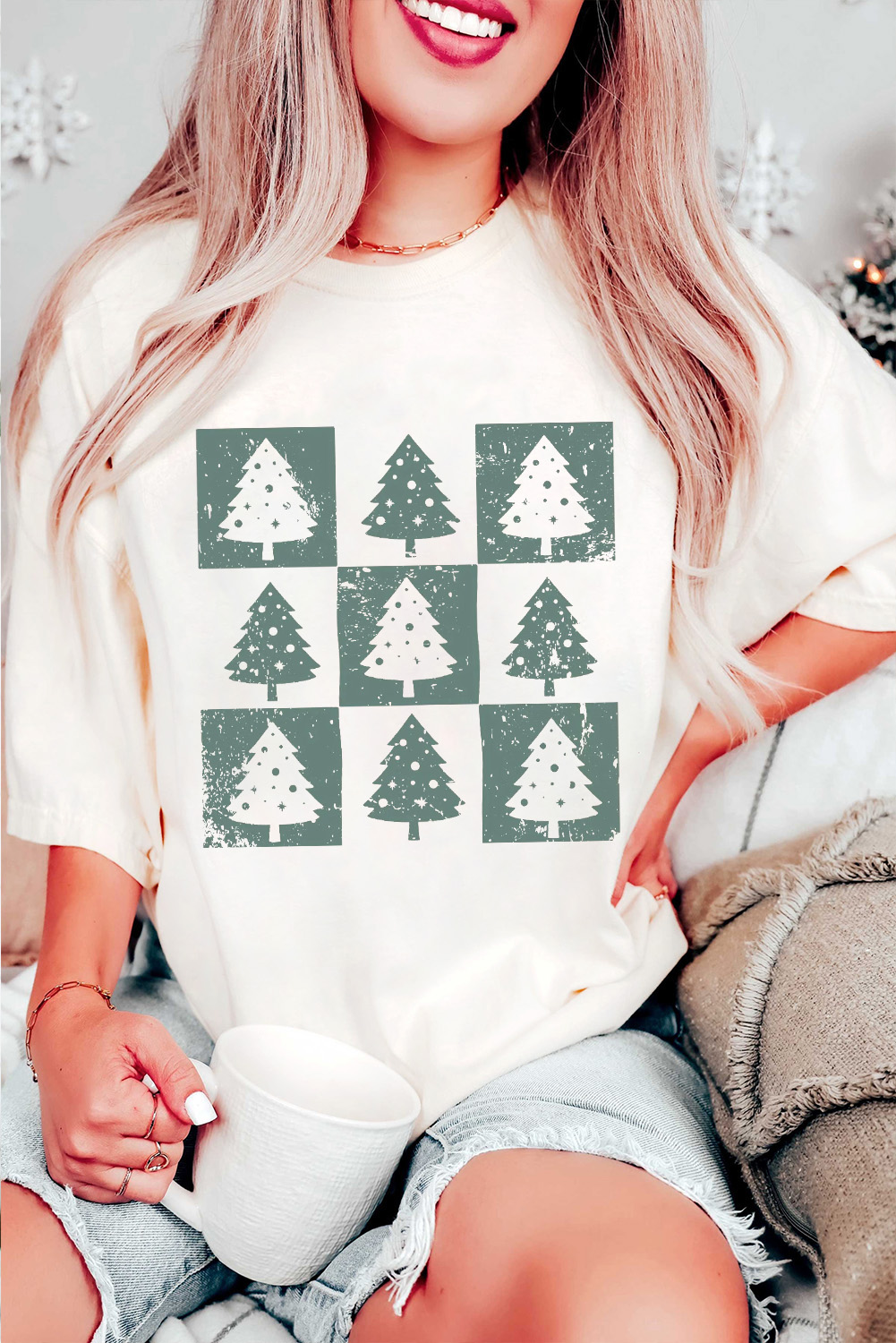 $6.27 White Christmas Tree Checkered Distressed Graphic Oversize Tee ...