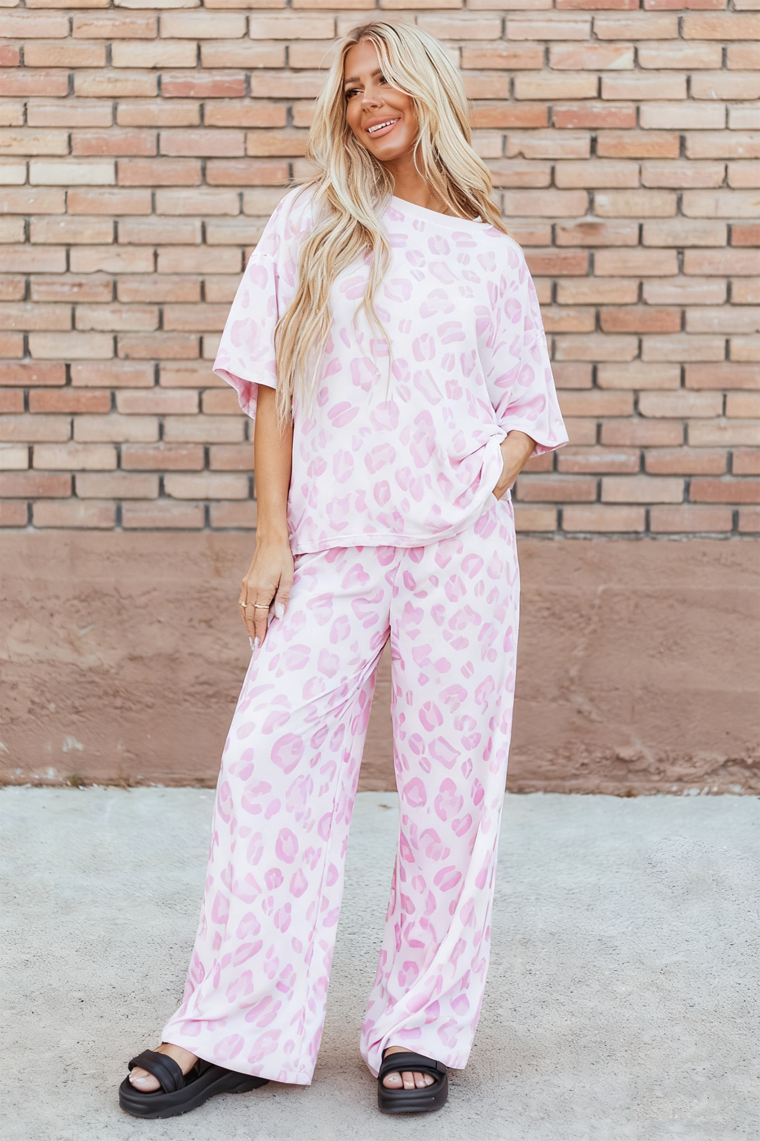 $9.3 Pink Leopard Two Piece Top and Pants Set Wholesale