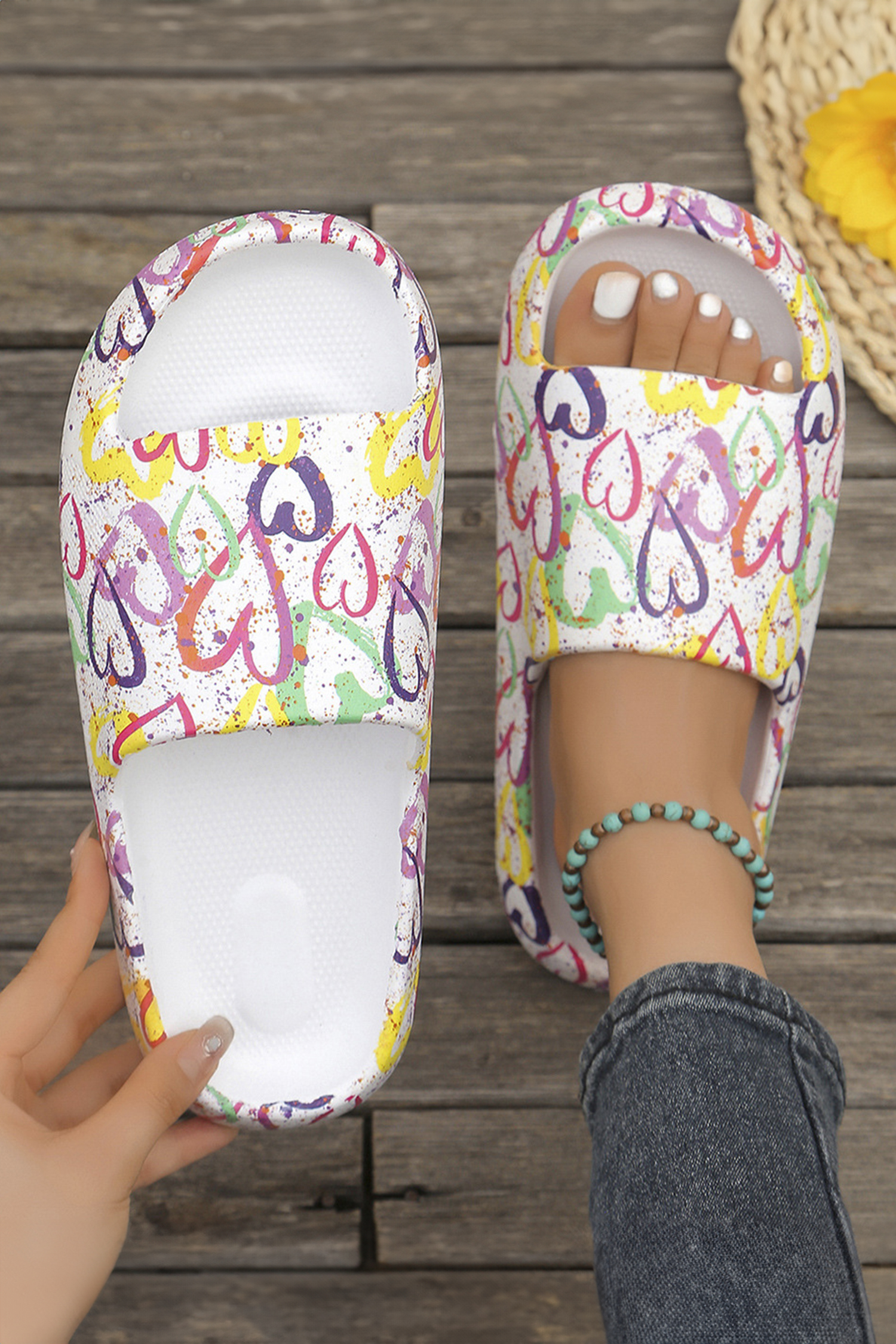 $4.4 White Colorful Heart Print EVA Slippers Wholesale