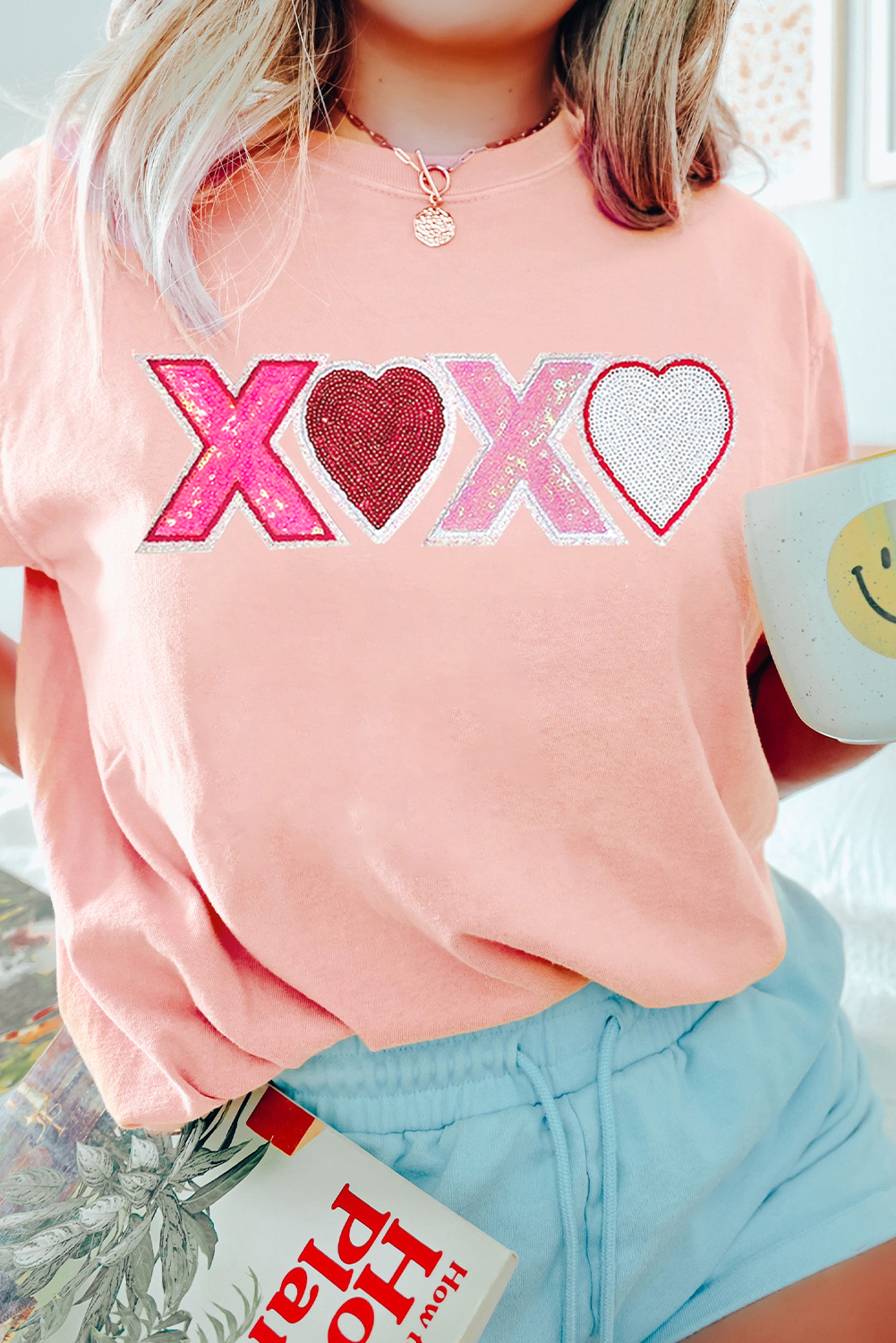 $ 9.53 - Pink Sequin Heart XOXO Patched Graphic Valentines T Shirt - ds.dear-lover.com